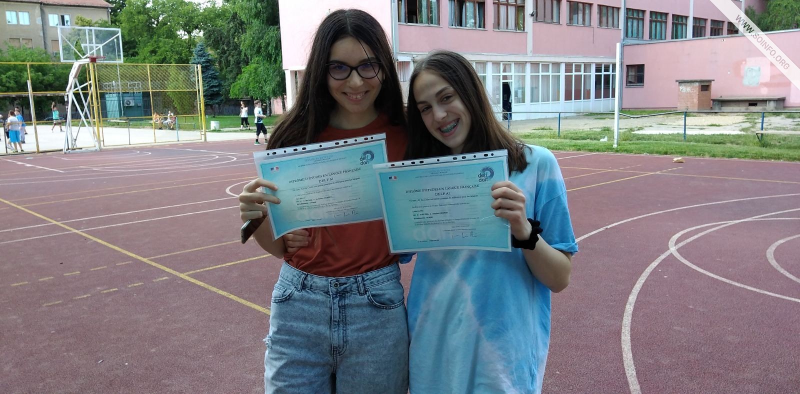Sedamnaest učenika zaslužilo Delf diplomu - Vesti iz Sombora - SOinfo ...