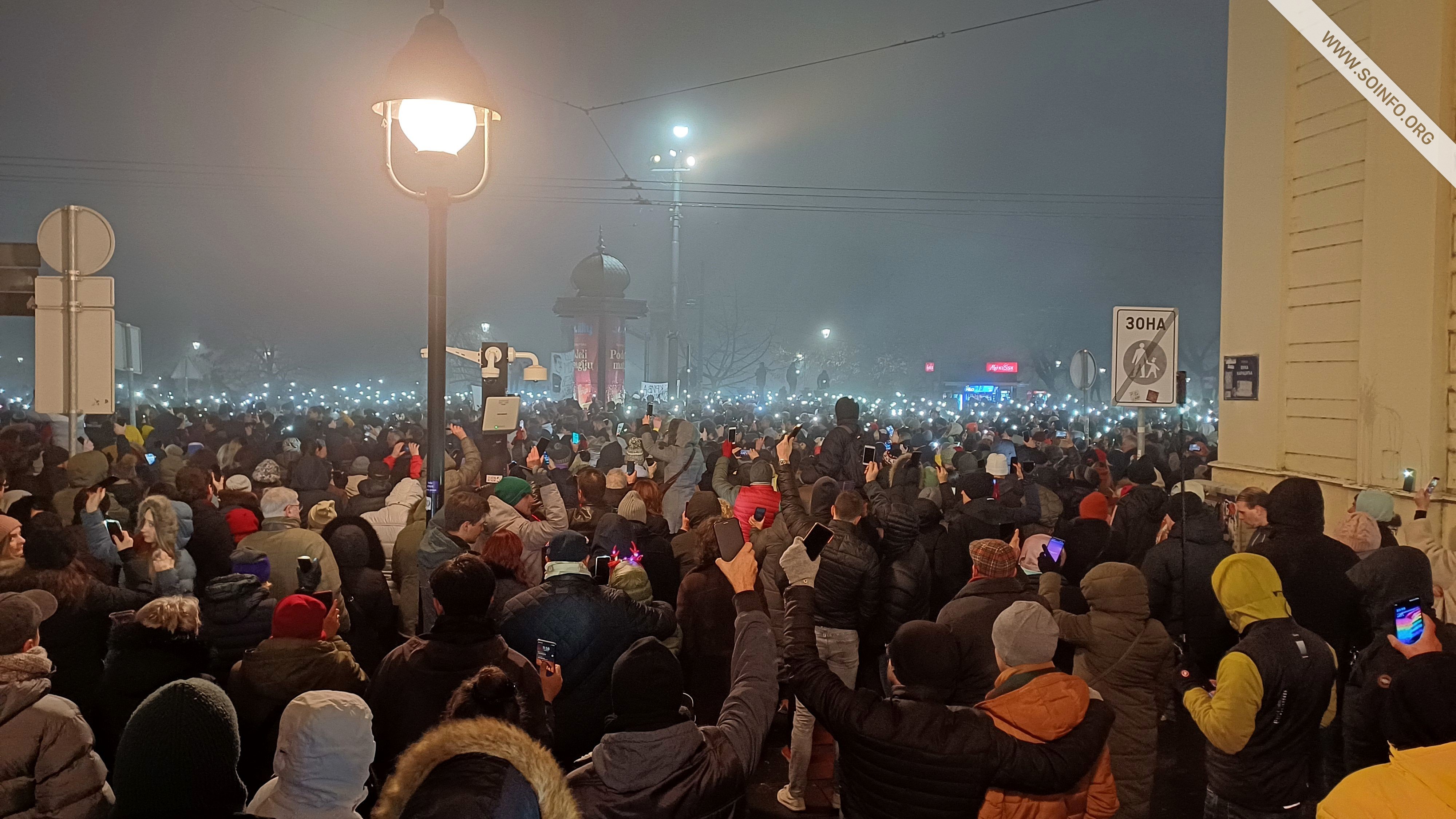 AJS: Oko 17 hiljada građana na Studentskom trgu - Vesti iz Sombora ...